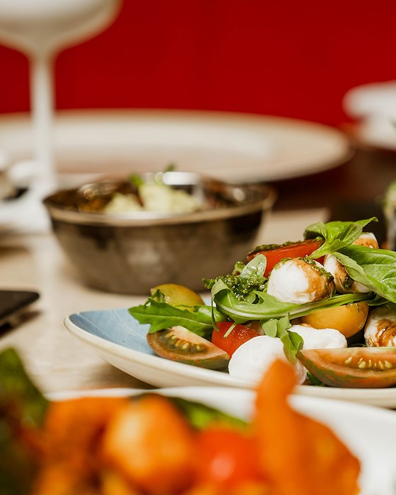 Home [www.alhubararestaurant.com]